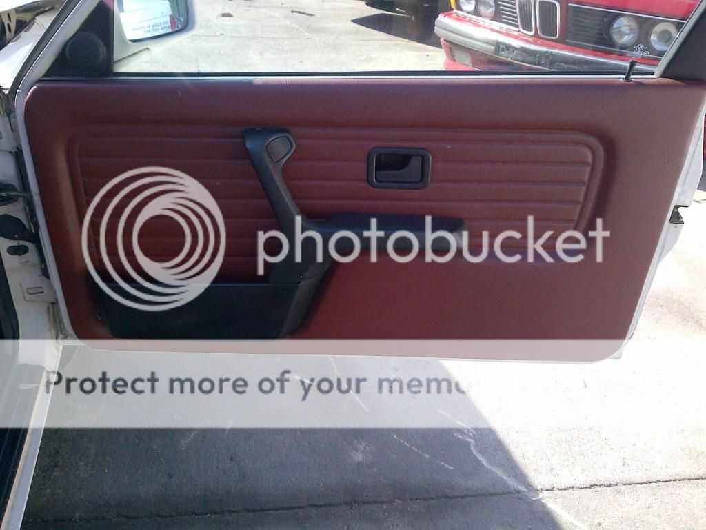 E30 e30 Cardinal Red Sport Interior 2 door