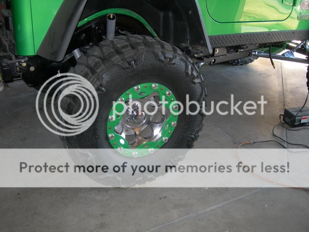 Mickey Thompson Classic Lock Ring in Gold | Jeep Enthusiast Forums